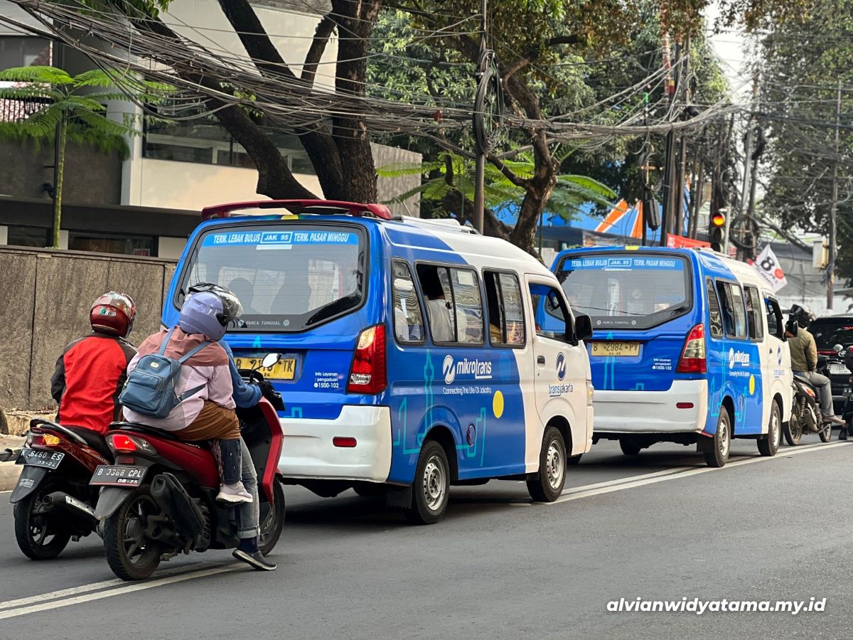 Angkot Mikrotrans: Angkot Kekinian Gratis yang Ada di Jakarta